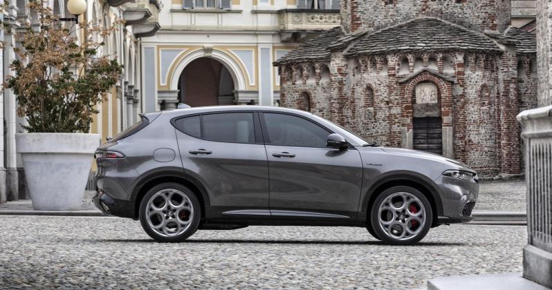 Alfa Romeo Tonale, la guida all’acquisto della SUV compatta italiana