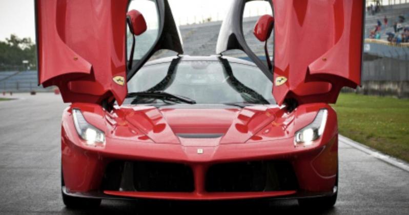 Ferrari LaFerrari: prezzo, storia e caratteristiche