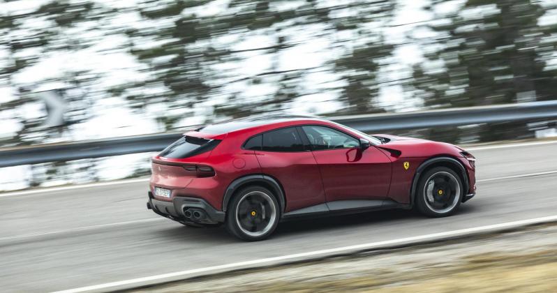 Ferrari Purosangue: 4 porte, 4 posti e 725 cavalli rampanti