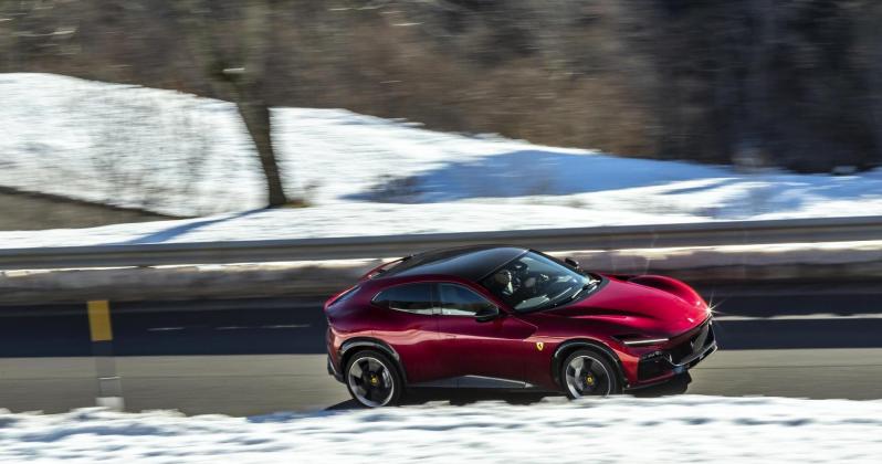 Ferrari Purosangue: 4 porte, 4 posti e 725 cavalli rampanti