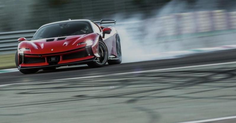 Ferrari SF90 XX Stradale: il video del record a Fiorano