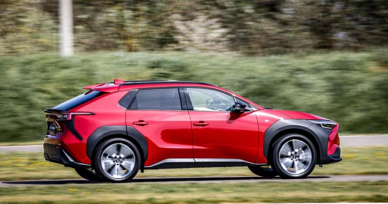 Subaru Solterra, il test drive della prima elettrica delle Pleiadi