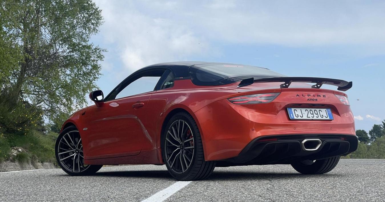 Alpine A110 S, iconica e ammaliante alla guida