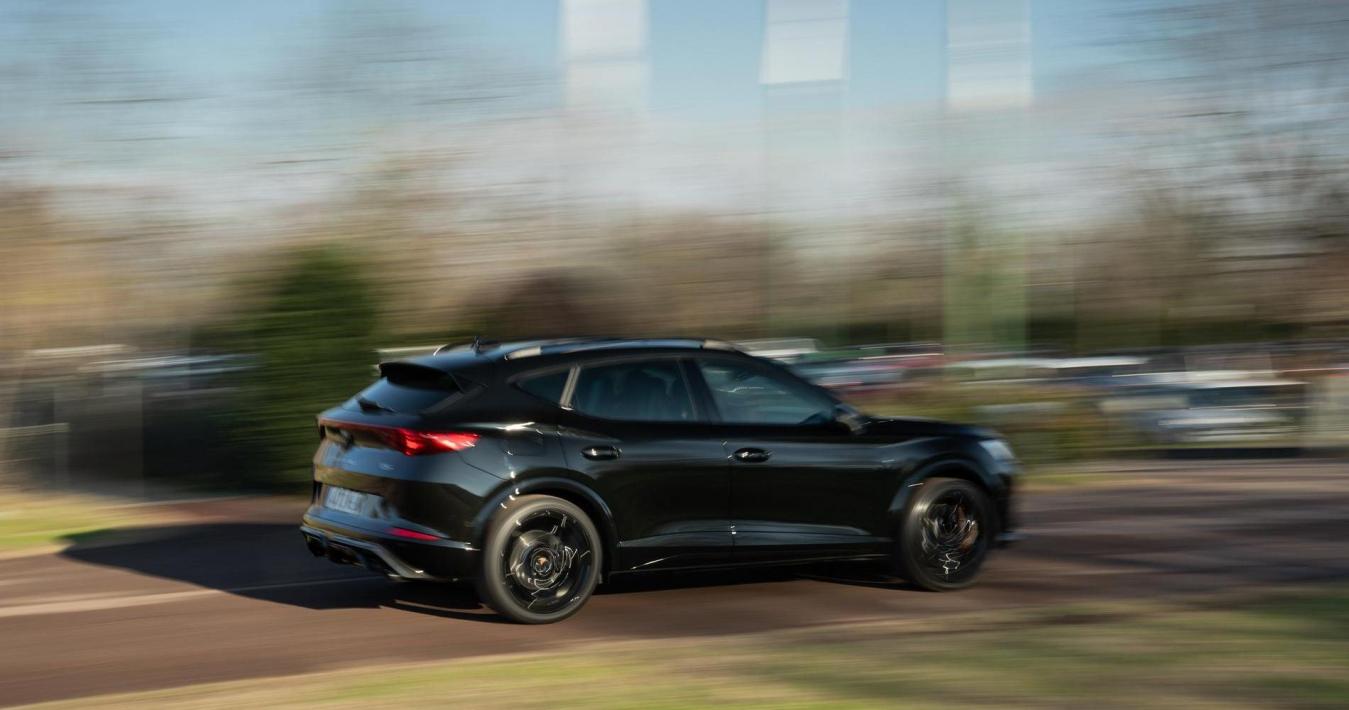 Cupra Formentor VZ5 Bat: prezzo, caratteristiche, motore, prestazioni