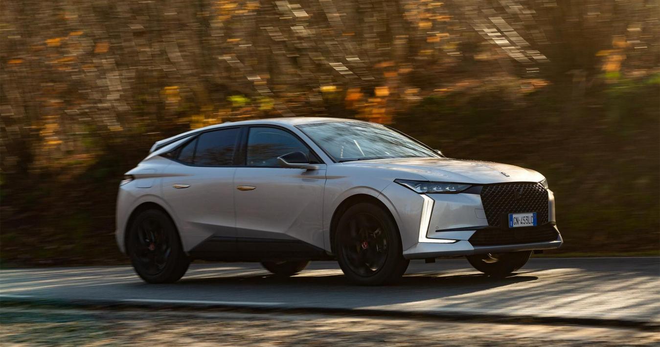 DS4: la prova su strada della plug-in Performance Line