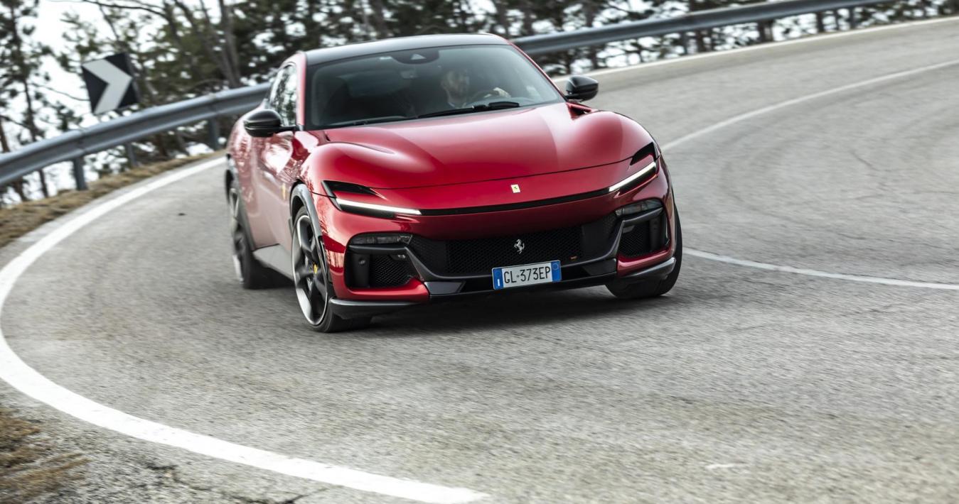 Ferrari Purosangue: 4 porte, 4 posti e 725 cavalli rampanti