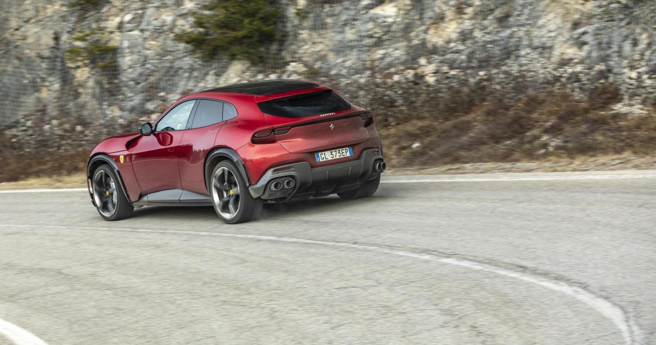 Ferrari Purosangue: 4 porte, 4 posti e 725 cavalli rampanti