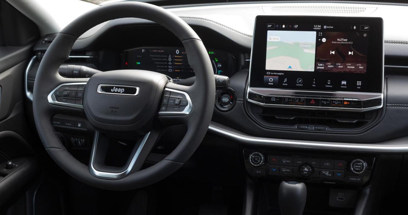 Jeep Compass 4xe vs Renegade e-Hybrid: testa a testa tra le due ibride