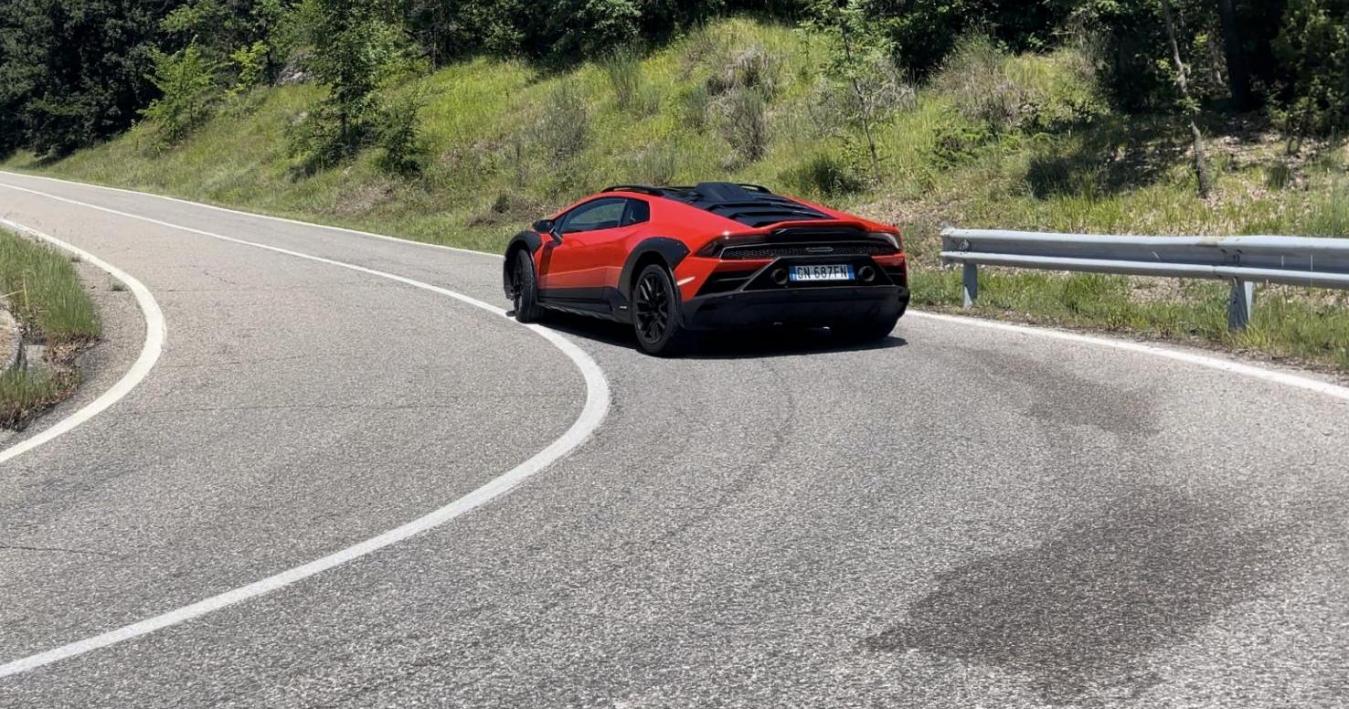 Lamborghini Huracan Sterrato: prova su strada