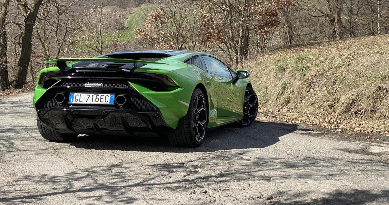 Lamborghini Huracán Tecnica: la prova su strada con video