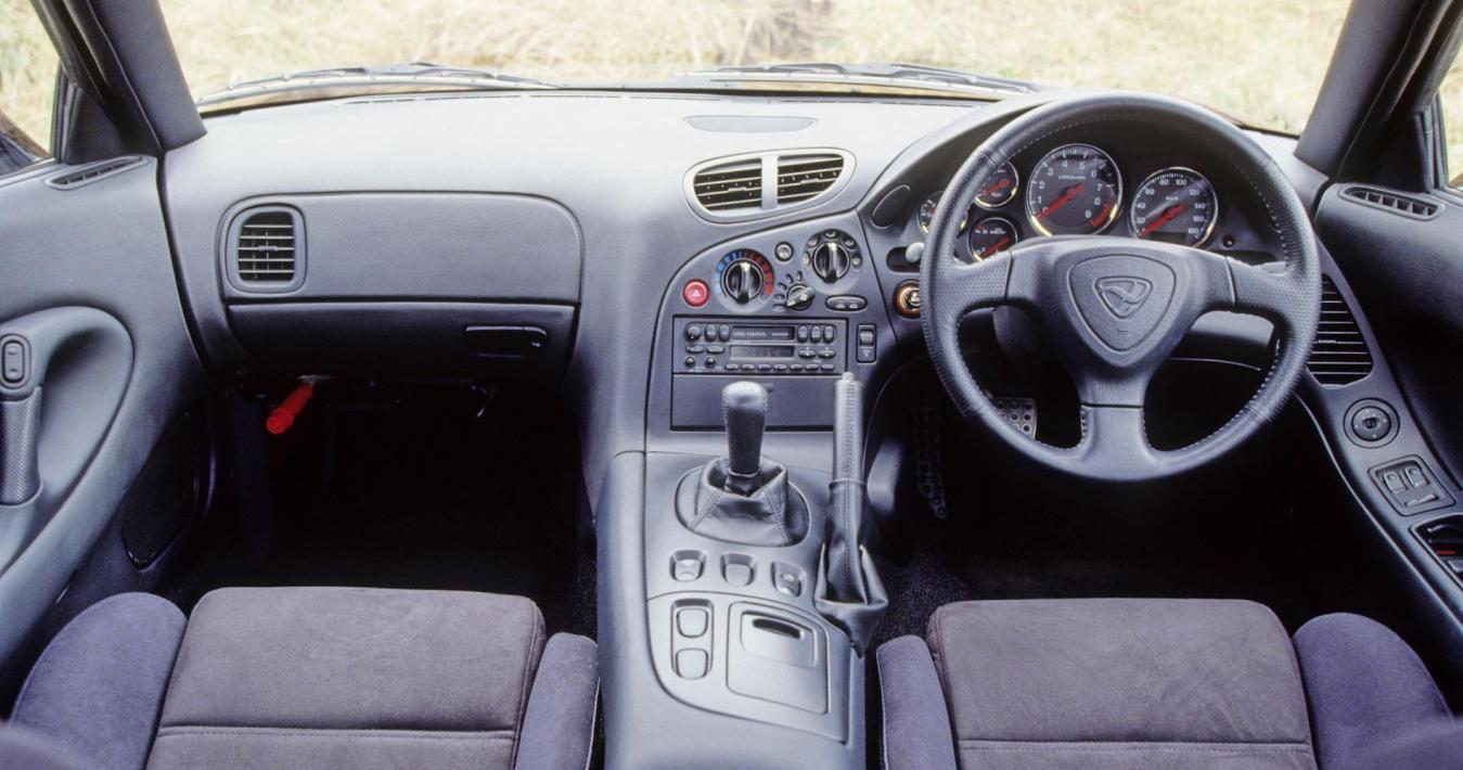 Mazda RX-7: icona nipponica con motore rotativo