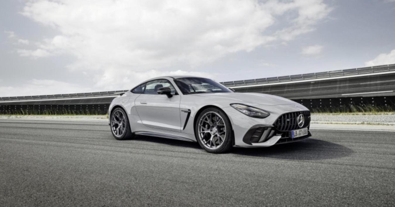 La Nuova Mercedes-AMG GT 63 PRO 4MATIC+: potenza, caratteristiche