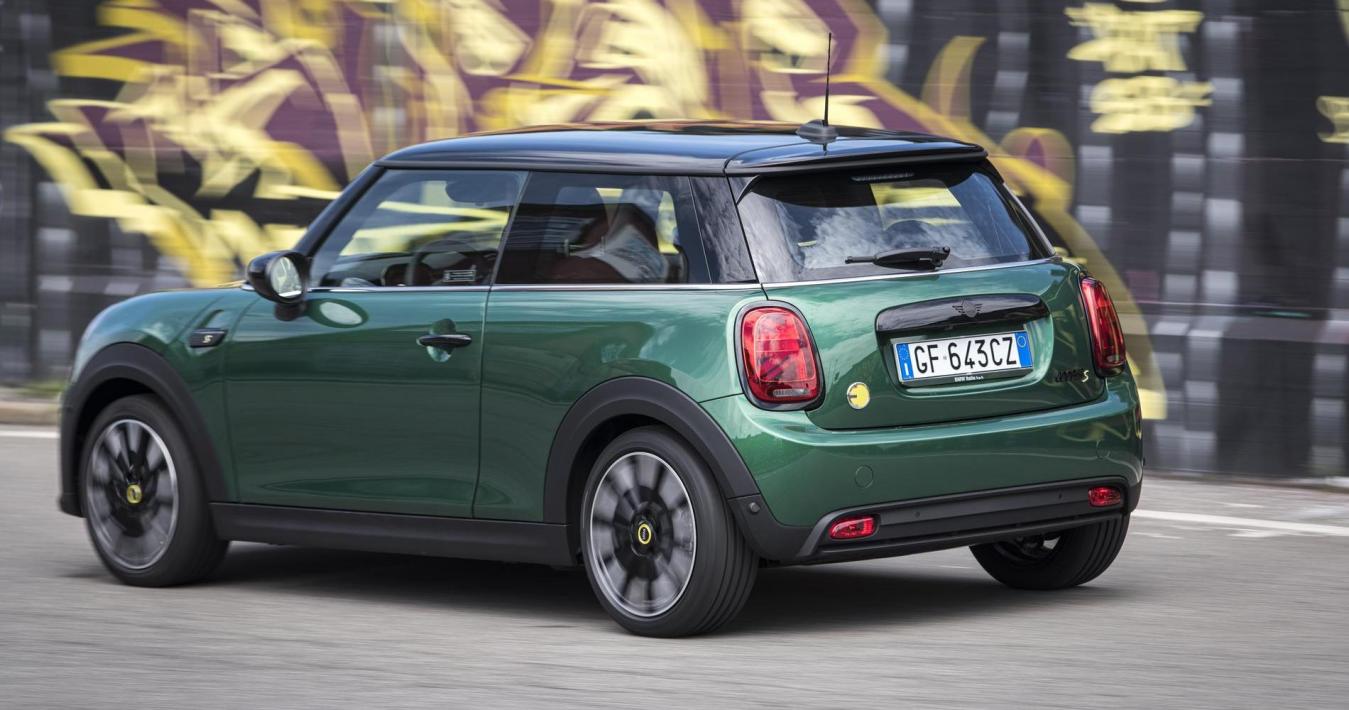 Nuova MINI 3 porte, 5 porte, e Cabrio: novità e prezzi della my 2021