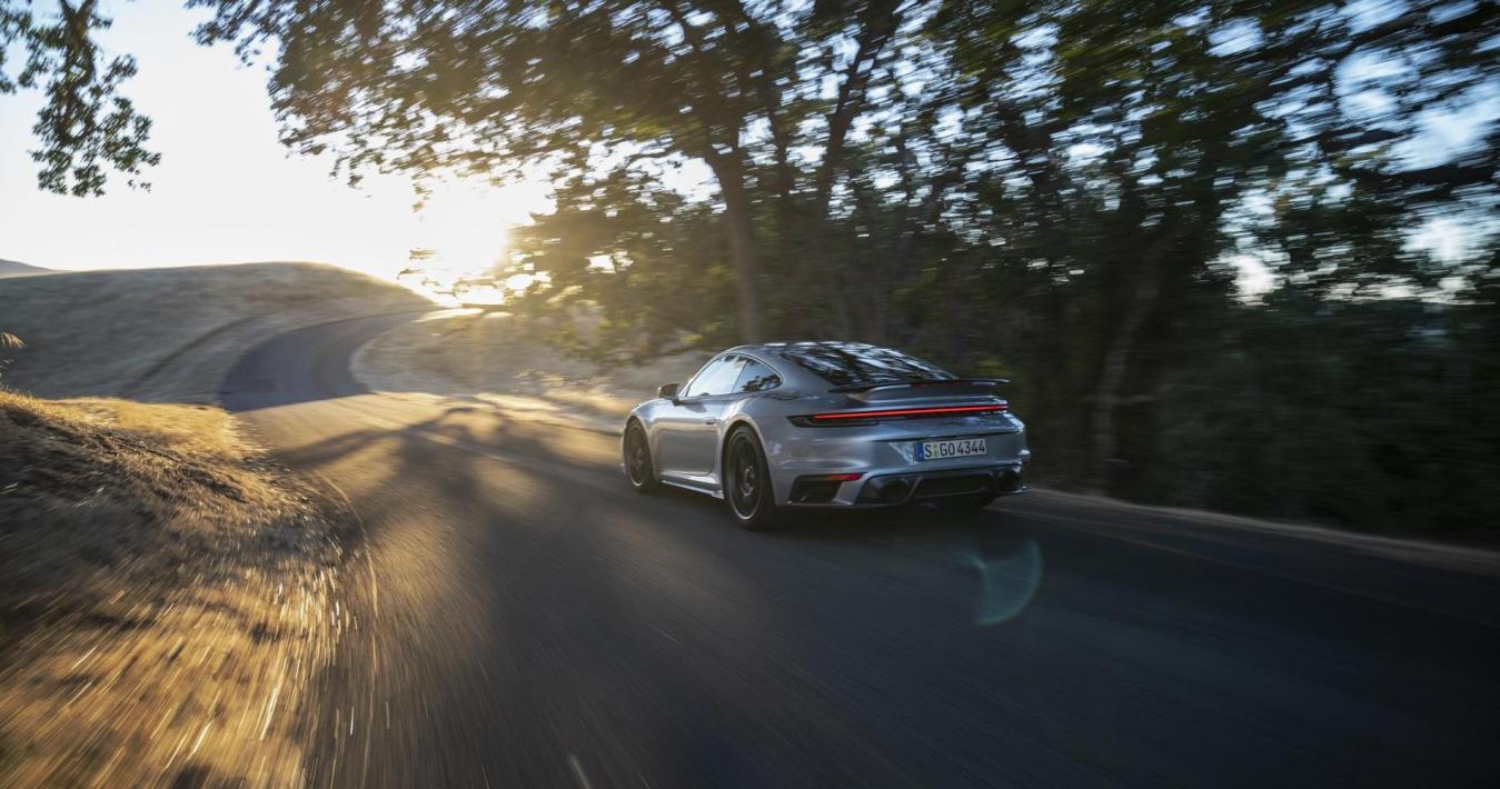 Porsche 911 Turbo 50th Anniversary Edition: prezzo, potenza, dettagli