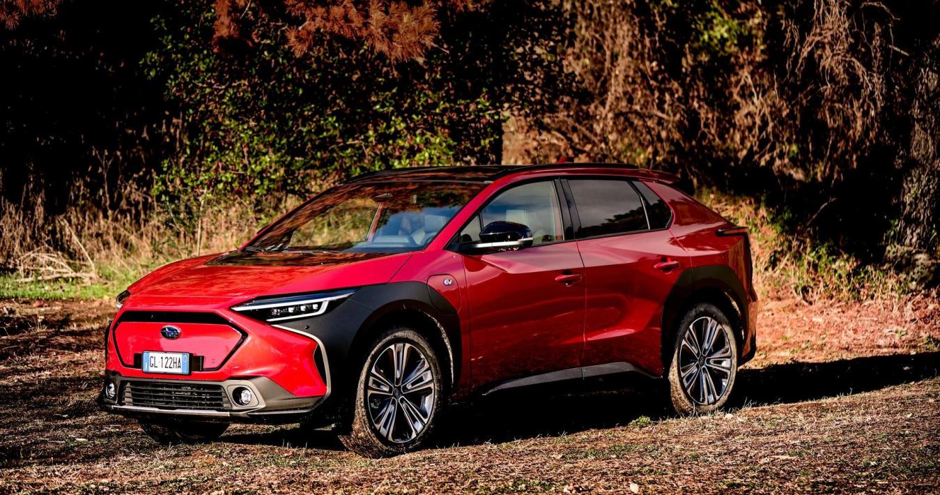 Subaru Solterra, il test drive della prima elettrica delle Pleiadi